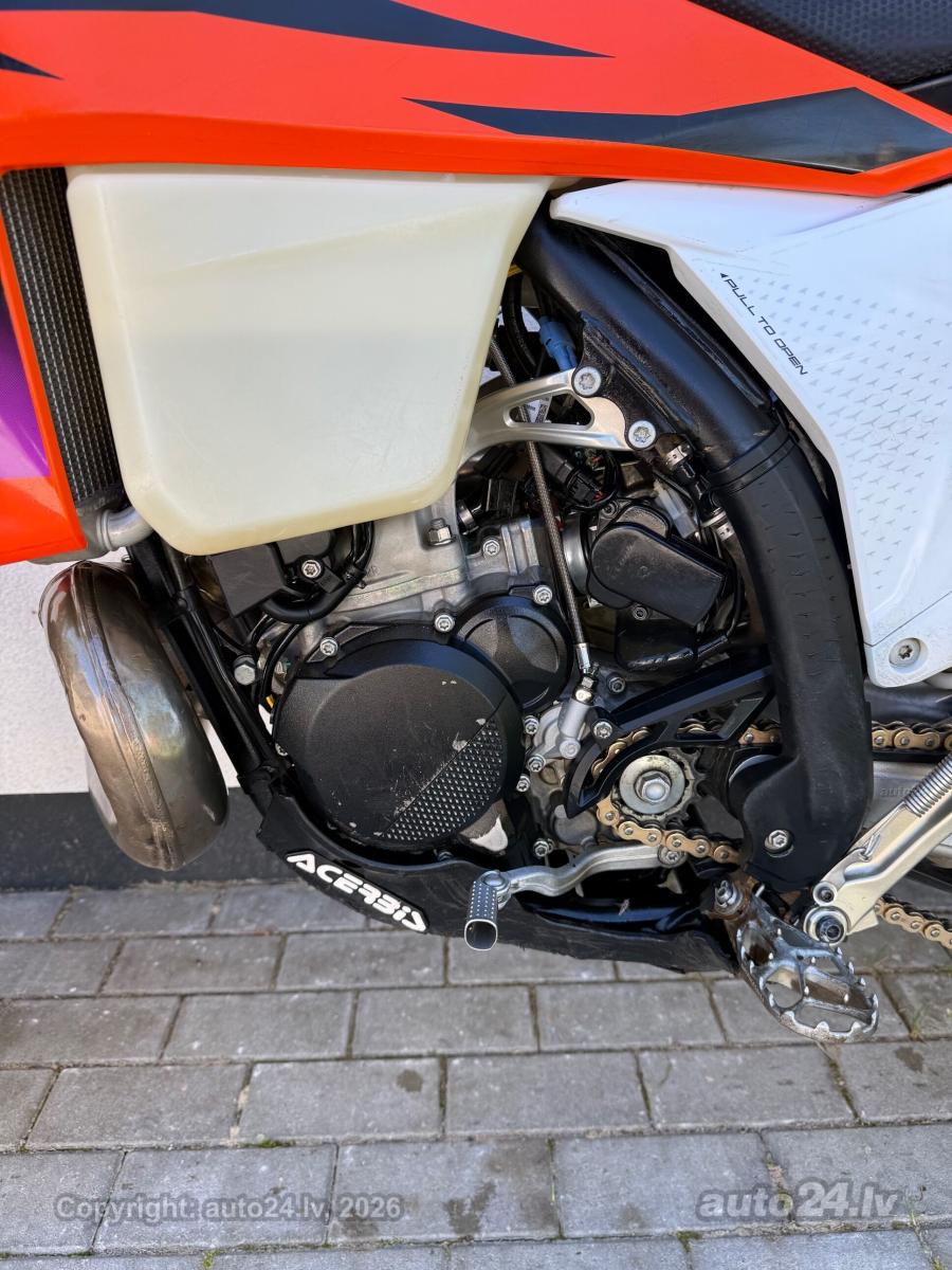 KTM 300 EXC 2024 Tallina, ar dzinēja tilpumu 0.30 L un nobraukumu 0 tūkst. km par 6900 €, foto 12 vietnē AUTOMOTO.COM.LV
