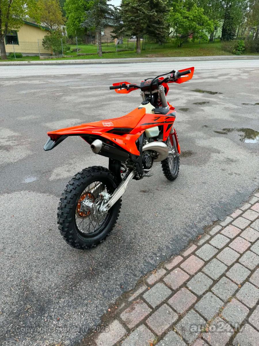 KTM 300 EXC 2025 Tallina, ar dzinēja tilpumu 0.30 L un nobraukumu 100 tūkst. km par 7200 €, foto 6 vietnē AUTOMOTO.COM.LV