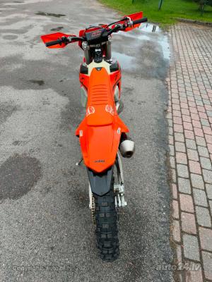 KTM 300 EXC 2025 Tallina, ar dzinēja tilpumu 0.30 L un nobraukumu 100 tūkst. km par 7200 €, foto 7 vietnē AUTOMOTO.COM.LV