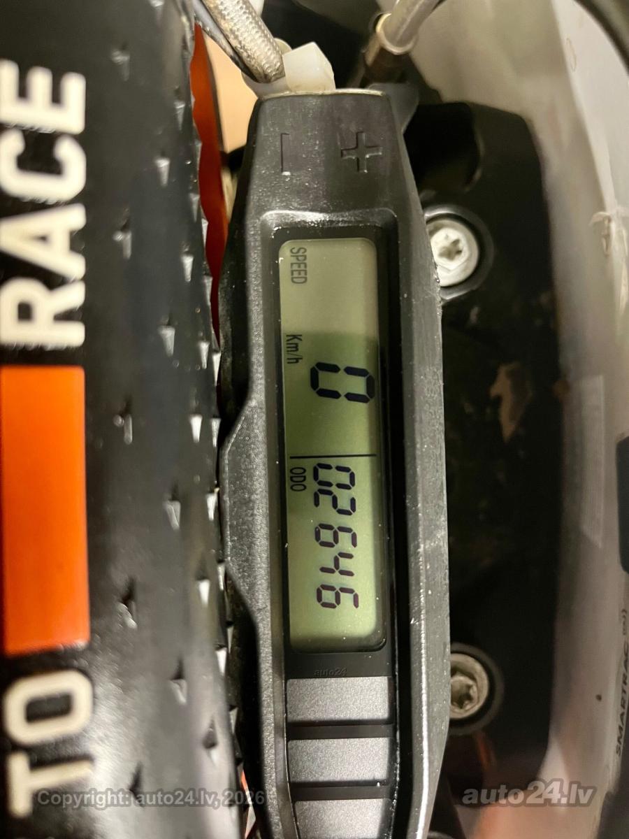 Balts KTM 300 EXC 2024 Pērnava, ar dzinēja tilpumu 0.29 L un nobraukumu 3 tūkst. km par 7200 €, foto 11 vietnē AUTOMOTO.COM.LV
