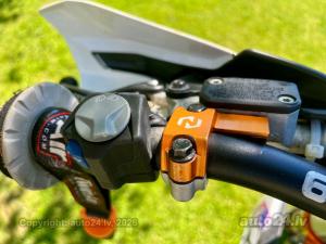 Balts KTM 300 EXC 2024 Pērnava, ar dzinēja tilpumu 0.29 L un nobraukumu 3 tūkst. km par 7200 €, foto 13 vietnē AUTOMOTO.COM.LV