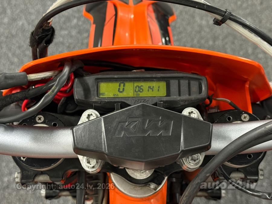 Oranžs KTM 350 EXC-F 2016 Tallina, ar dzinēja tilpumu 0.35 L un nobraukumu 6 tūkst. km par 4890 €, foto 8 vietnē AUTOMOTO.COM.LV