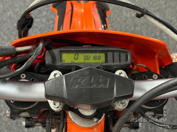Oranžs KTM 350 EXC-F 2016 Tallina, ar dzinēja tilpumu 0.35 L un nobraukumu 6 tūkst. km par 4890 €, foto 8 vietnē AUTOMOTO.COM.LV