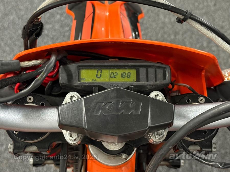Oranžs KTM 350 EXC-F 2016 Tallina, ar dzinēja tilpumu 0.35 L un nobraukumu 6 tūkst. km par 4890 €, foto 9 vietnē AUTOMOTO.COM.LV