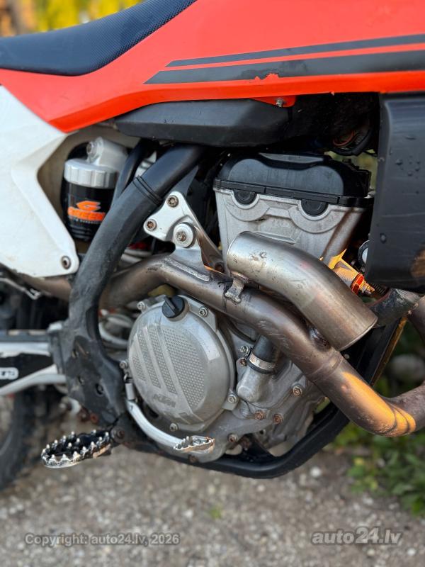 KTM 350 SX-F 2017 in Narva, with an engine capacity of 0.35 L and mileage of 0 thousand km for 2900 €, photo 4 on AUTOMOTO.COM.LV