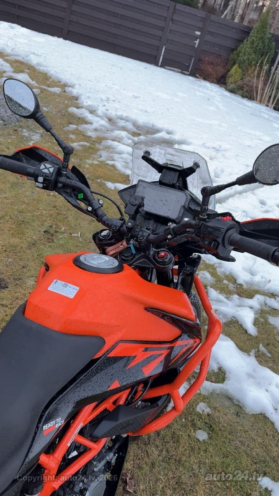 KTM 390 Adventure 2025 Tallina, ar dzinēja tilpumu 0.37 L un nobraukumu 4 tūkst. km par 4900 €, foto 5 vietnē AUTOMOTO.COM.LV