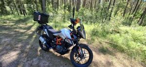 KTM 390 Adventure 2025 Rīga, ar dzinēja tilpumu 0.37 L un nobraukumu 0 tūkst. km par 6000 €, foto  vietnē AUTOMOTO.COM.LV