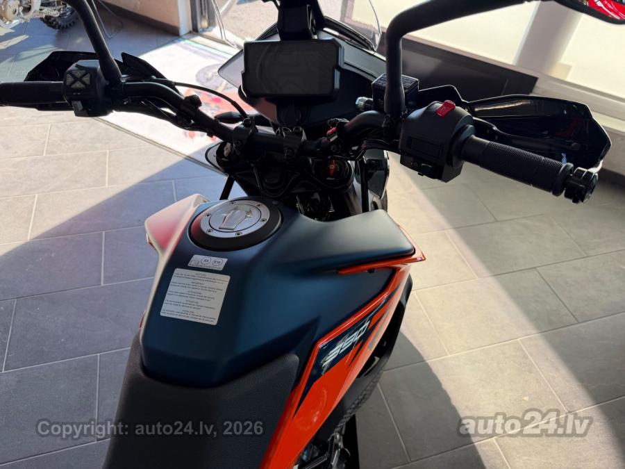 Oranžs KTM 390 Adventure 2022 Tallina, ar dzinēja tilpumu 0.37 L un nobraukumu 4 tūkst. km par 4990 €, foto 5 vietnē AUTOMOTO.COM.LV