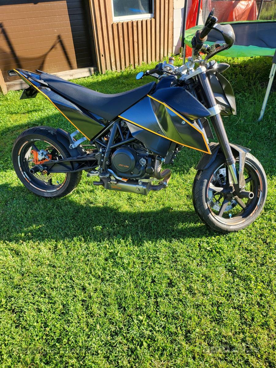 Черный КТМ 690 Duke 2009 в Кивиыли, объемом двигателя 0.65 л и пробегом 27 тыс. км за 3000 €, фото 5 на AUTOMOTO.COM.LV