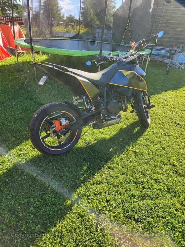 Черный КТМ 690 Duke 2009 в Кивиыли, объемом двигателя 0.65 л и пробегом 27 тыс. км за 3000 €, фото 5 на AUTOMOTO.COM.LV