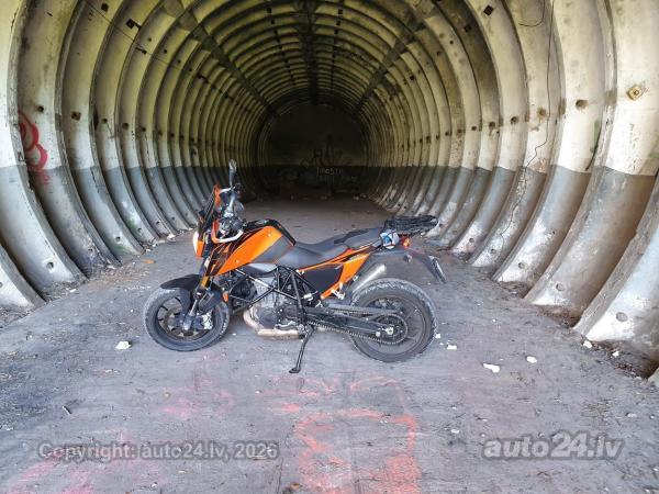 Черный КТМ 690 Duke 2017 в Таллин, объемом двигателя 0.69 л и пробегом 25 тыс. км за 5200 €, фото 1 на AUTOMOTO.COM.LV