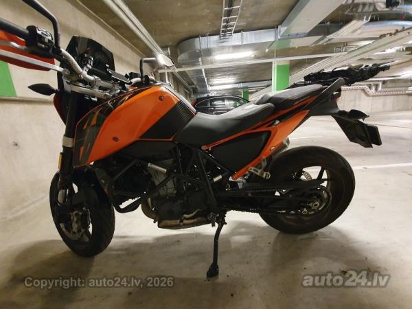 Черный КТМ 690 Duke 2017 в Таллин, объемом двигателя 0.69 л и пробегом 25 тыс. км за 5200 €, фото 4 на AUTOMOTO.COM.LV