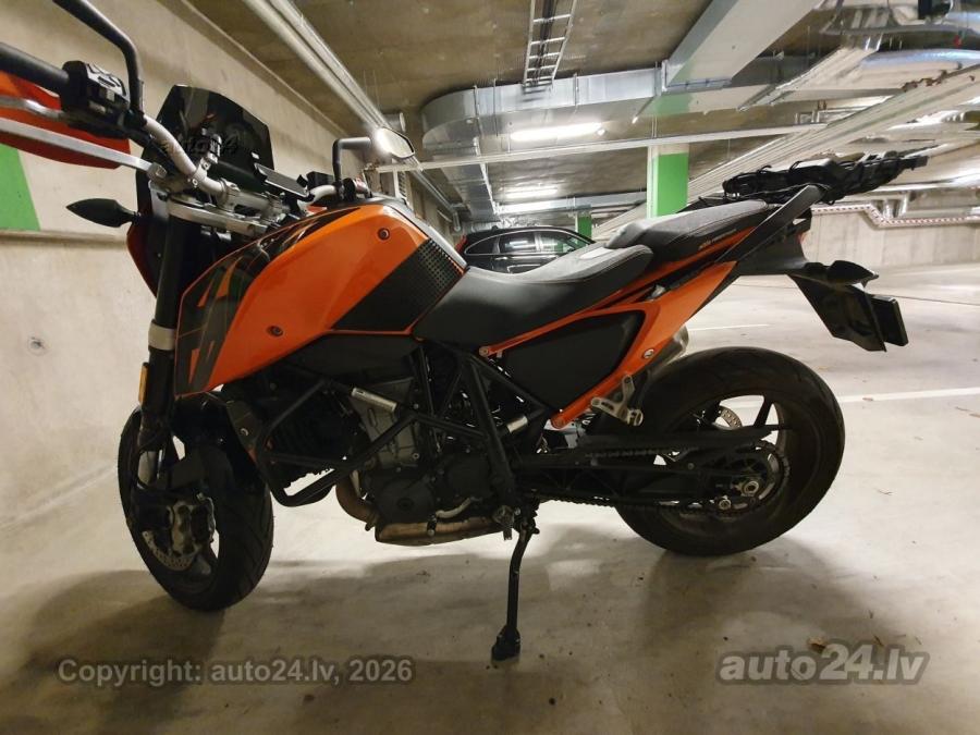 Черный КТМ 690 Duke 2017 в Таллин, объемом двигателя 0.69 л и пробегом 25 тыс. км за 5200 €, фото 5 на AUTOMOTO.COM.LV