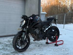 Melns KTM 690 Duke 2020 Pērnava, ar dzinēja tilpumu 0.79 L un nobraukumu 25 tūkst. km par 6490 €, foto 2 vietnē AUTOMOTO.COM.LV