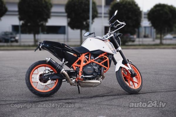 KTM 690 Duke 2014 Pērnava, ar dzinēja tilpumu 0.00 L un nobraukumu 39 tūkst. km par 3590 €, foto 2 vietnē AUTOMOTO.COM.LV