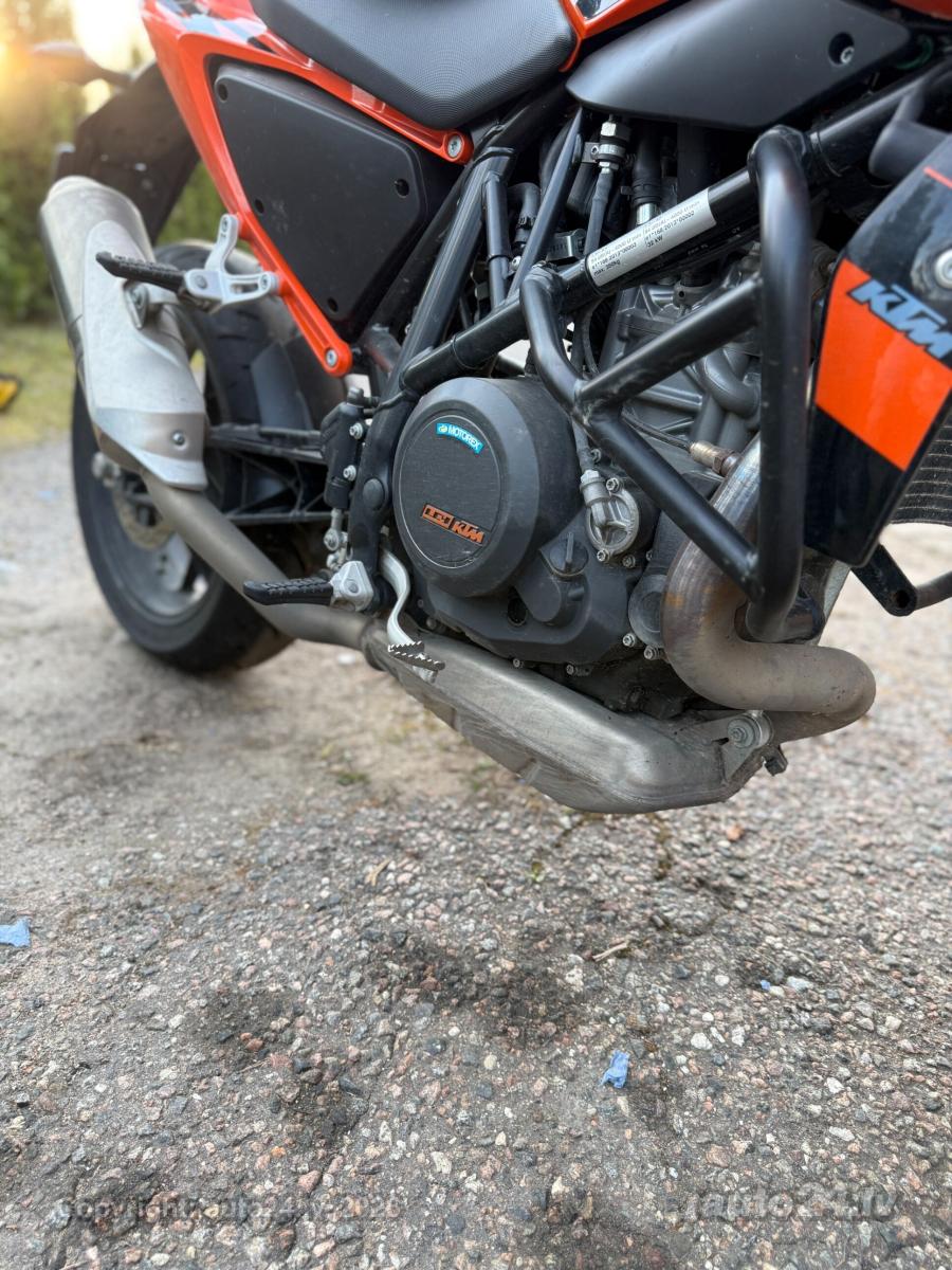 KTM 690 Duke 2018 in Tallinn, with an engine capacity of 0.69 L and mileage of 10 thousand km for 5800 €, photo 6 on AUTOMOTO.COM.LV