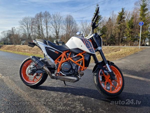 Orange KTM 690 Duke 2014 in Parnu, with an engine capacity of 0.69 L and mileage of 20 thousand km for 3900 €, photo 4 on AUTOMOTO.COM.LV