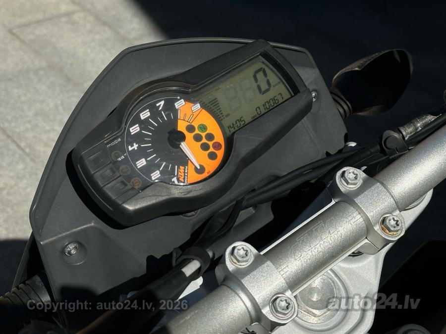 Oranžs KTM 690 Duke 2014 Tallina, ar dzinēja tilpumu 0.69 L un nobraukumu 10 tūkst. km par 3850 €, foto 4 vietnē AUTOMOTO.COM.LV