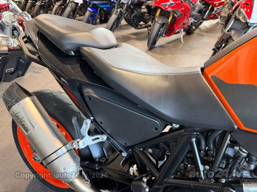 Orange KTM 690 Duke 2018 in Tallinn, with an engine capacity of 0.69 L and mileage of 31 thousand km for 3990 €, photo 6 on AUTOMOTO.COM.LV