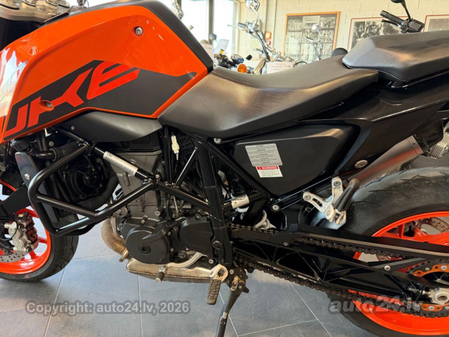 Orange KTM 690 Duke 2018 in Tallinn, with an engine capacity of 0.69 L and mileage of 31 thousand km for 3990 €, photo 17 on AUTOMOTO.COM.LV