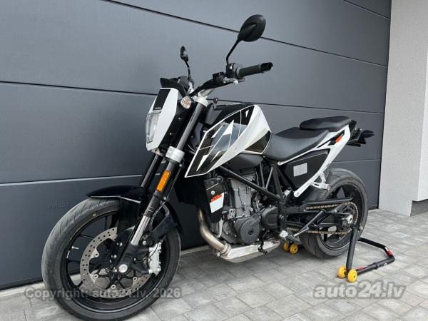 Balts KTM 690 Duke 2016 Pērnava, ar dzinēja tilpumu 0.69 L un nobraukumu 27 tūkst. km par 4800 €, foto 4 vietnē AUTOMOTO.COM.LV