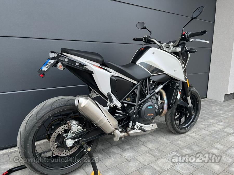White KTM 690 Duke 2016 in Parnu, with an engine capacity of 0.69 L and mileage of 27 thousand km for 4800 €, photo 6 on AUTOMOTO.COM.LV