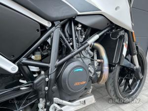 White KTM 690 Duke 2016 in Parnu, with an engine capacity of 0.69 L and mileage of 27 thousand km for 4800 €, photo 10 on AUTOMOTO.COM.LV