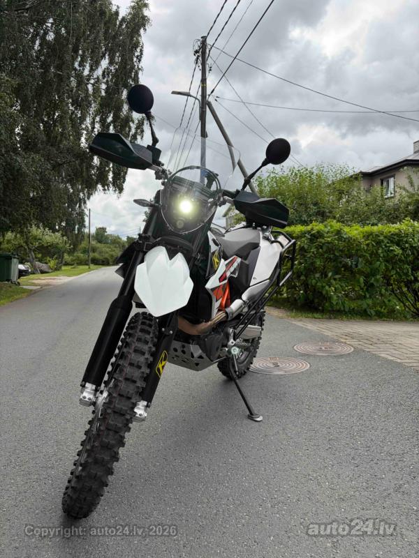 Oranžs KTM 690 Enduro 2015 Tallina, ar dzinēja tilpumu 0.00 L un nobraukumu 24 tūkst. km par 6000 €, foto 5 vietnē AUTOMOTO.COM.LV
