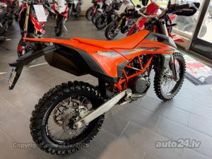 Oranžs KTM 690 Enduro 2023 Tallina, ar dzinēja tilpumu 0.69 L un nobraukumu 1 tūkst. km par 8990 €, foto 4 vietnē AUTOMOTO.COM.LV