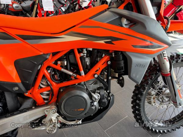 Oranžs KTM 690 Enduro 2023 Tallina, ar dzinēja tilpumu 0.69 L un nobraukumu 1 tūkst. km par 8990 €, foto 4 vietnē AUTOMOTO.COM.LV