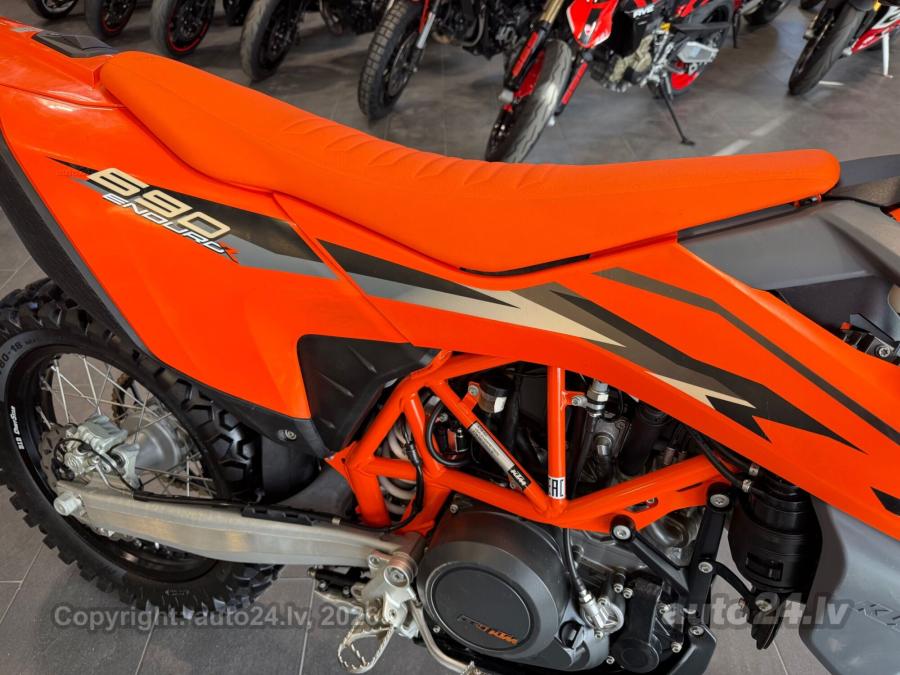 Oranžs KTM 690 Enduro 2023 Tallina, ar dzinēja tilpumu 0.69 L un nobraukumu 1 tūkst. km par 8990 €, foto 6 vietnē AUTOMOTO.COM.LV