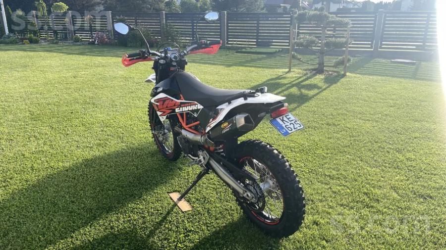 KTM 690 Enduro R 2016 Rīga, ar dzinēja tilpumu 0.69 L un nobraukumu 0 tūkst. km par 6050 €, foto 1 vietnē AUTOMOTO.COM.LV
