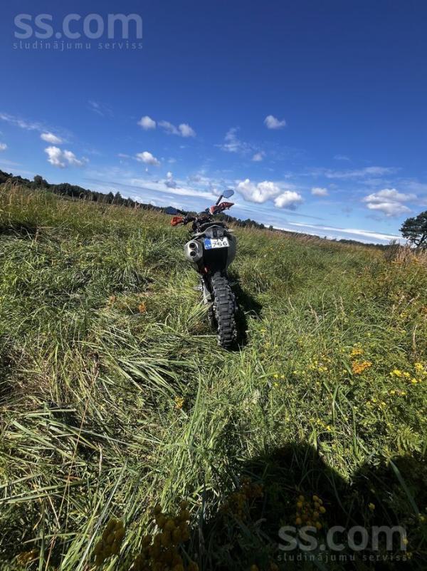 KTM 690 Enduro R 2020 Ventspils, ar dzinēja tilpumu 0.69 L un nobraukumu 0 tūkst. km par 7600 €, foto 3 vietnē AUTOMOTO.COM.LV
