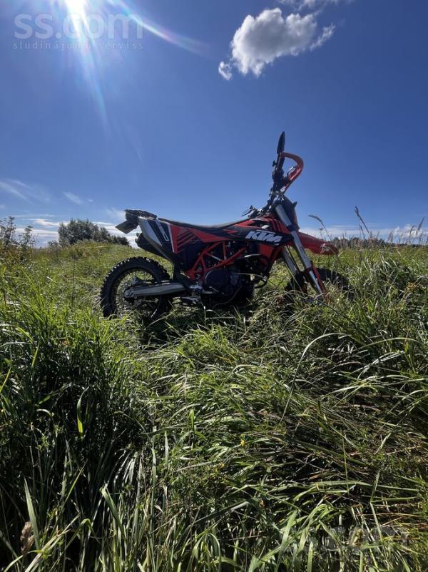 KTM 690 Enduro R 2020 Ventspils, ar dzinēja tilpumu 0.69 L un nobraukumu 0 tūkst. km par 7600 €, foto 4 vietnē AUTOMOTO.COM.LV