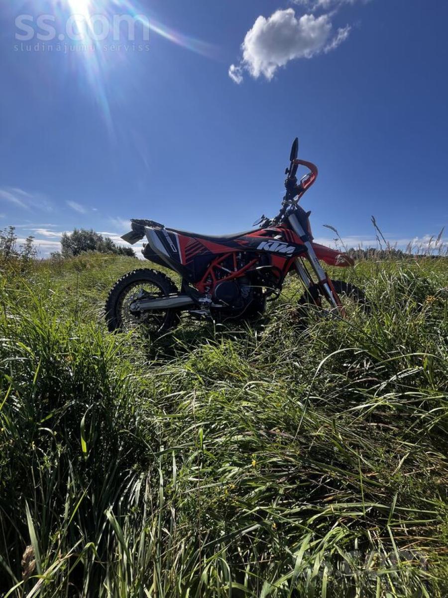 KTM 690 Enduro R 2020 Ventspils, ar dzinēja tilpumu 0.69 L un nobraukumu 0 tūkst. km par 7600 €, foto 5 vietnē AUTOMOTO.COM.LV