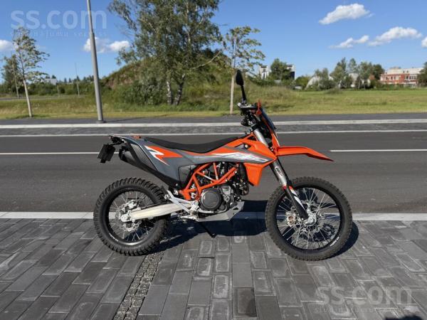 KTM 690 Enduro R 2021 Rīga, ar dzinēja tilpumu 0.69 L un nobraukumu 0 tūkst. km par 7850 €, foto 1 vietnē AUTOMOTO.COM.LV