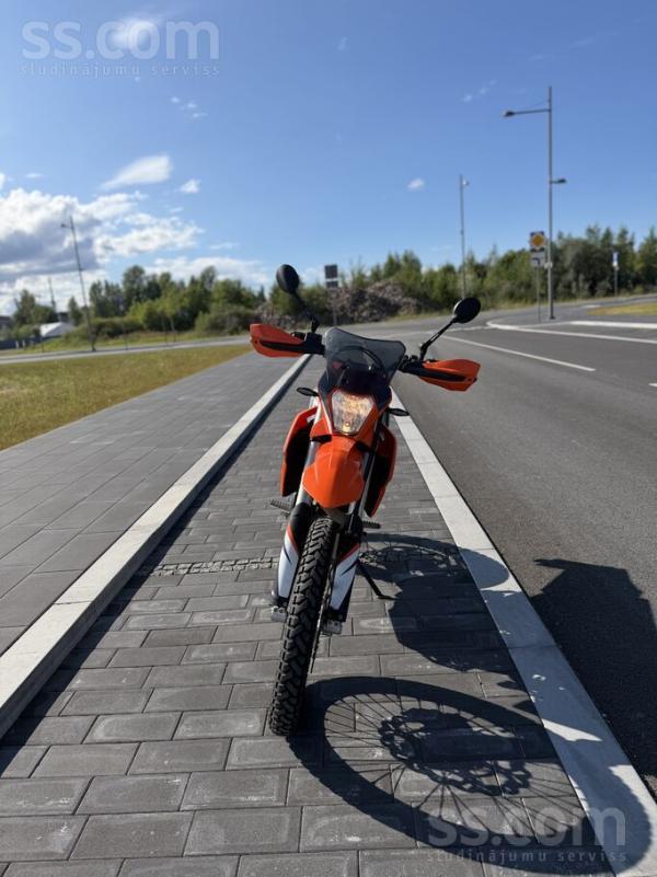 KTM 690 Enduro R 2021 Rīga, ar dzinēja tilpumu 0.69 L un nobraukumu 0 tūkst. km par 7850 €, foto 2 vietnē AUTOMOTO.COM.LV