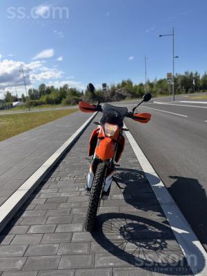 KTM 690 Enduro R 2021 Rīga, ar dzinēja tilpumu 0.69 L un nobraukumu 0 tūkst. km par 7850 €, foto 3 vietnē AUTOMOTO.COM.LV