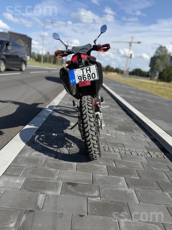 KTM 690 Enduro R 2021 Rīga, ar dzinēja tilpumu 0.69 L un nobraukumu 0 tūkst. km par 7850 €, foto 3 vietnē AUTOMOTO.COM.LV