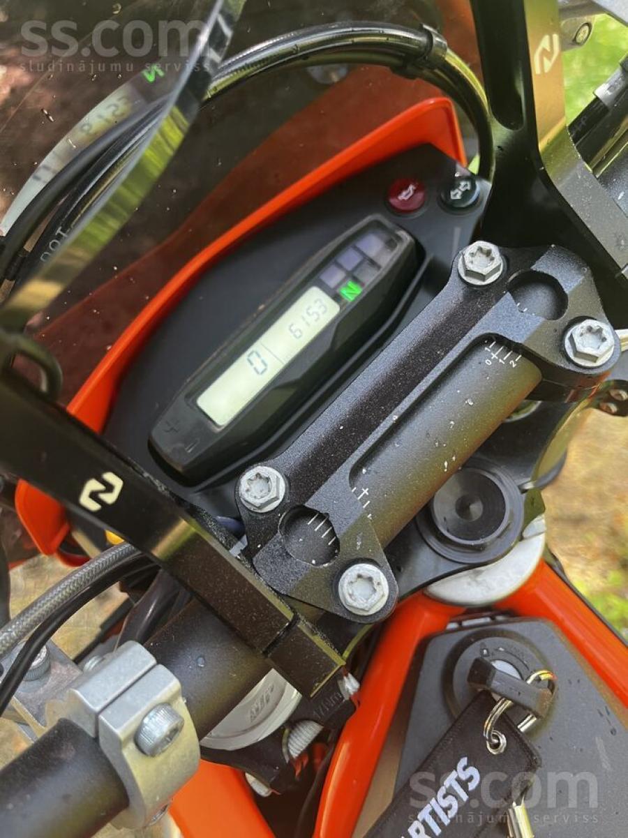 KTM 690 Enduro R 2022 Rīga, ar dzinēja tilpumu 0.69 L un nobraukumu 0 tūkst. km par 8300 €, foto 5 vietnē AUTOMOTO.COM.LV