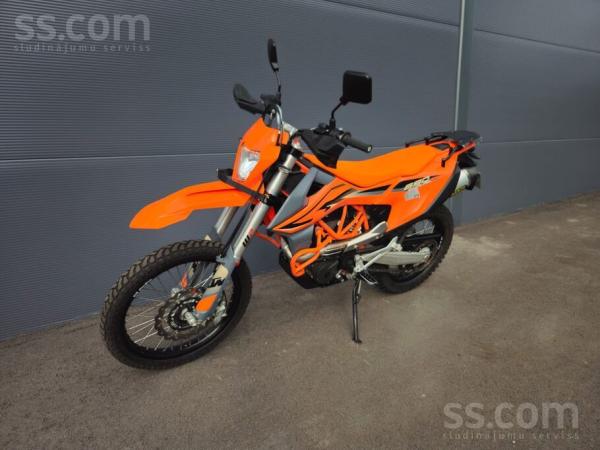 KTM 690 Enduro R 2023 in Riga, with an engine capacity of 0.69 L and mileage of 0 thousand km for 9500 €, photo 6 on AUTOMOTO.COM.LV