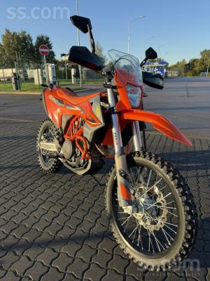 KTM 690 Enduro R 2024 Rīga, ar dzinēja tilpumu 0.69 L un nobraukumu 0 tūkst. km par 8399 €, foto 5 vietnē AUTOMOTO.COM.LV