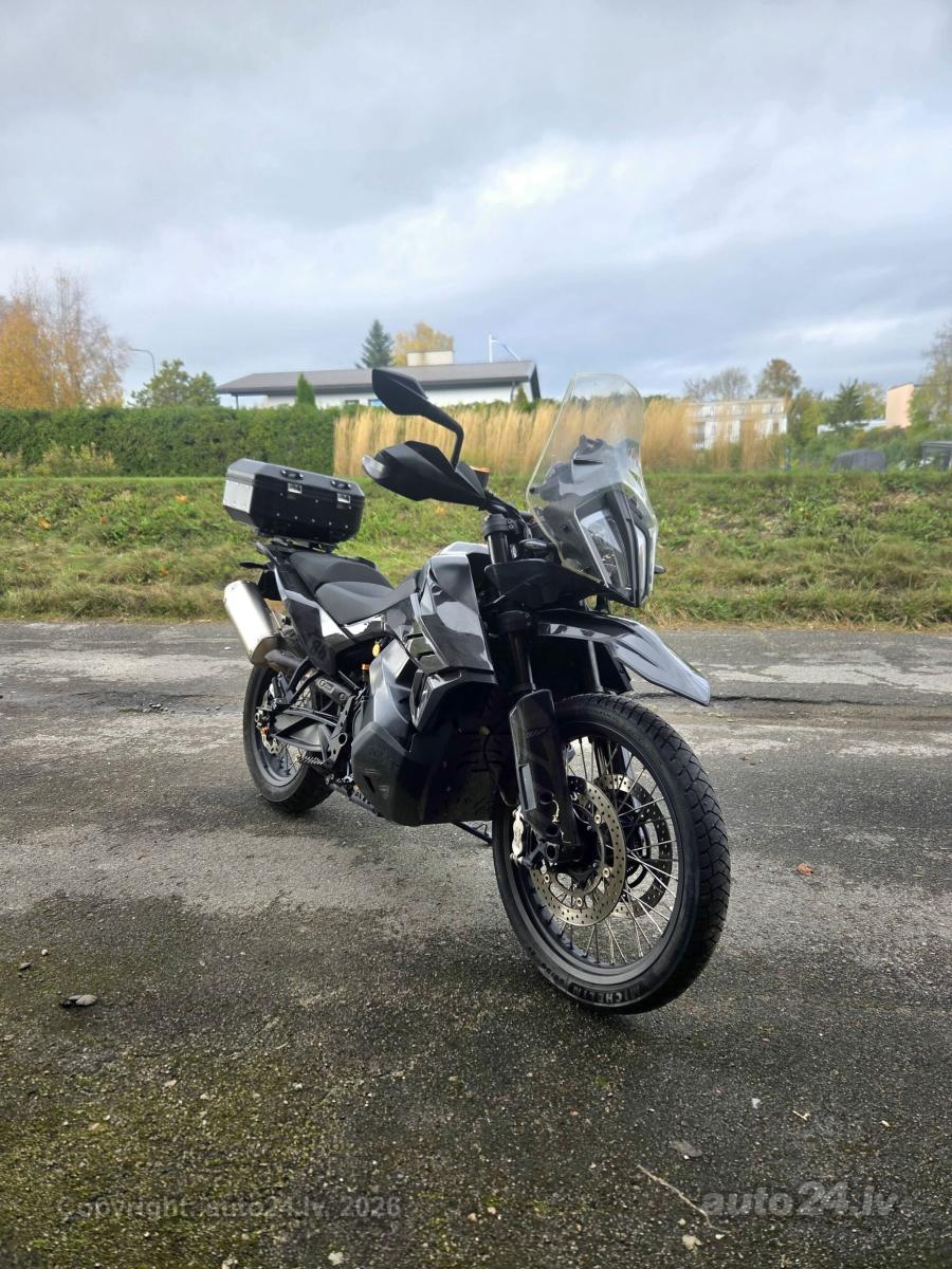 Melns KTM 790 Adventure 2019 Tallina, ar dzinēja tilpumu 0.80 L un nobraukumu 41 tūkst. km par 6450 €, foto 1 vietnē AUTOMOTO.COM.LV