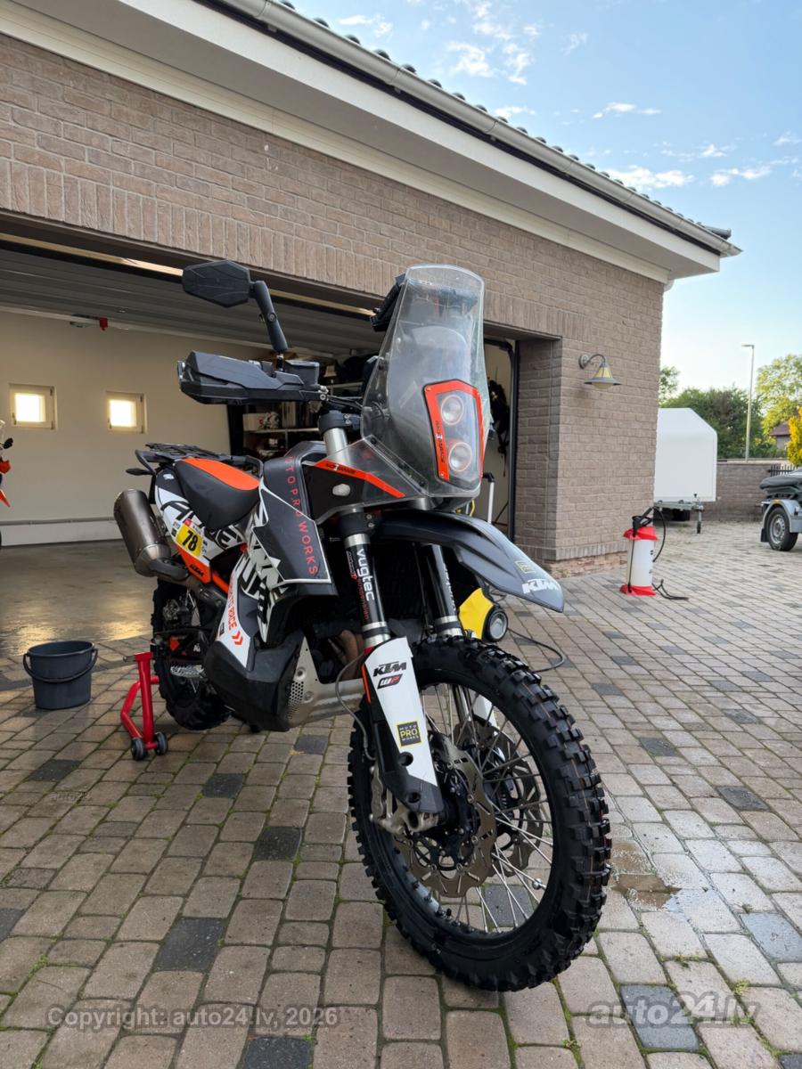 KTM 790 Adventure 2019 Tallina, ar dzinēja tilpumu 0.79 L un nobraukumu 36 tūkst. km par 9900 €, foto 1 vietnē AUTOMOTO.COM.LV