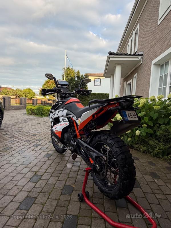 KTM 790 Adventure 2019 Tallina, ar dzinēja tilpumu 0.79 L un nobraukumu 36 tūkst. km par 9900 €, foto 2 vietnē AUTOMOTO.COM.LV