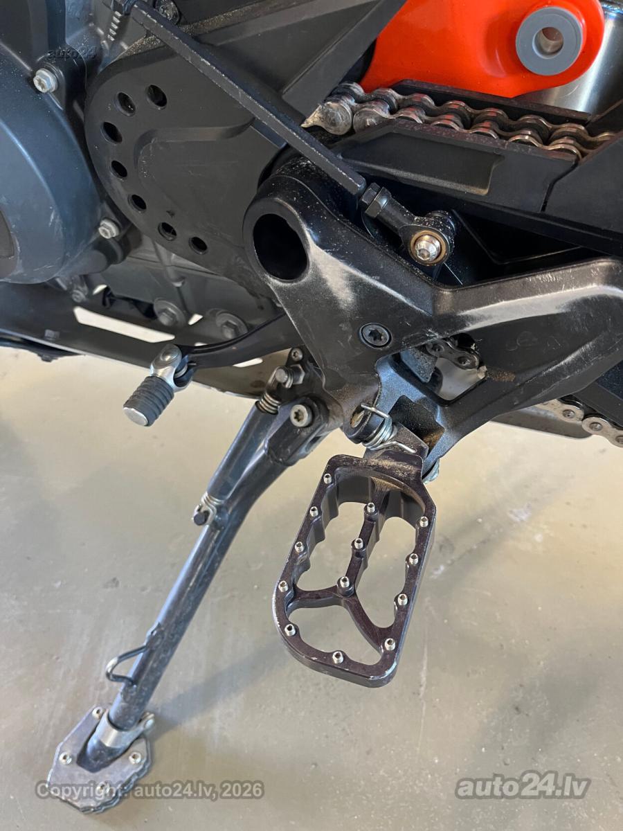 KTM 790 Adventure 2020 Tallina, ar dzinēja tilpumu 0.79 L un nobraukumu 20 tūkst. km par 8000 €, foto 10 vietnē AUTOMOTO.COM.LV