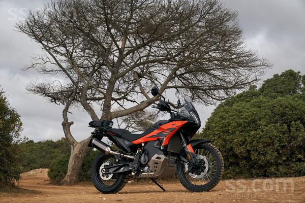 KTM 790 Adventure 2026 Rīga, ar dzinēja tilpumu 0.80 L un nobraukumu 0 tūkst. km par 10890 €, foto 3 vietnē AUTOMOTO.COM.LV