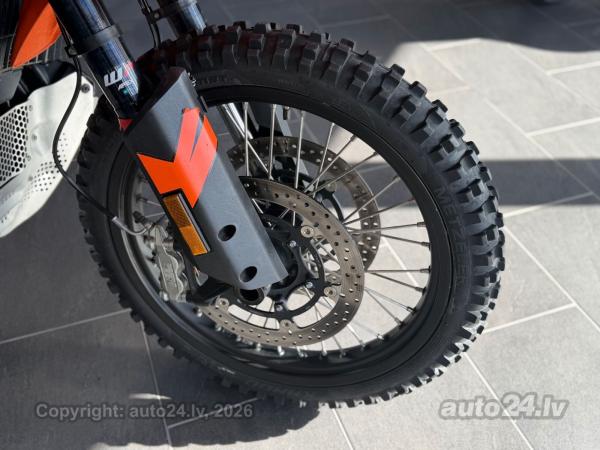 Orange KTM 790 Adventure 2023 in Tallinn, with an engine capacity of 0.80 L and mileage of 15 thousand km for 7990 €, photo 8 on AUTOMOTO.COM.LV