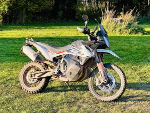 White KTM 790 Adventure 2019 in Viljandi, with an engine capacity of 0.79 L and mileage of 36 thousand km for 7490 €, photo 4 on AUTOMOTO.COM.LV