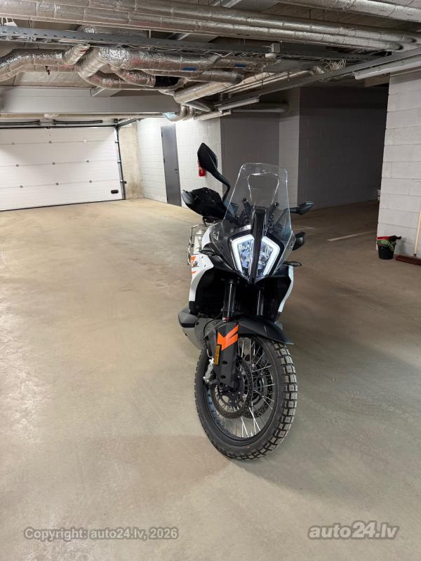 White KTM 790 Adventure 2024 in Tallinn, with an engine capacity of 0.80 L and mileage of 2 thousand km for 10990 €, photo 5 on AUTOMOTO.COM.LV